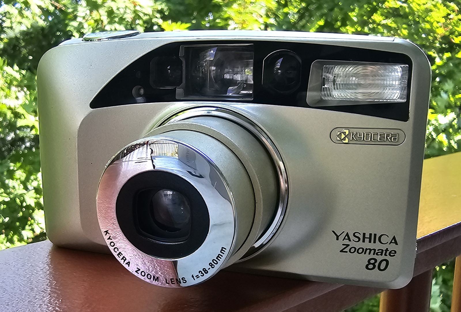 YASHICA KYOSERA ZOOMATE 80 AF analogni fotoaparat Popolno delujoč Odli