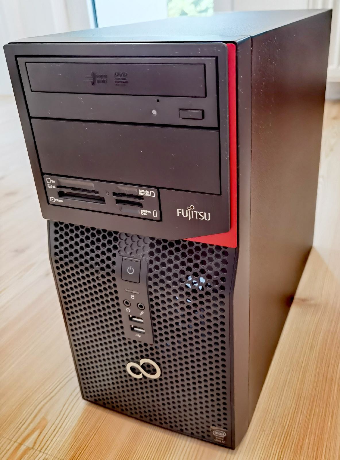 Računalnik Fujitsu PH320 i7 16GB 1TB