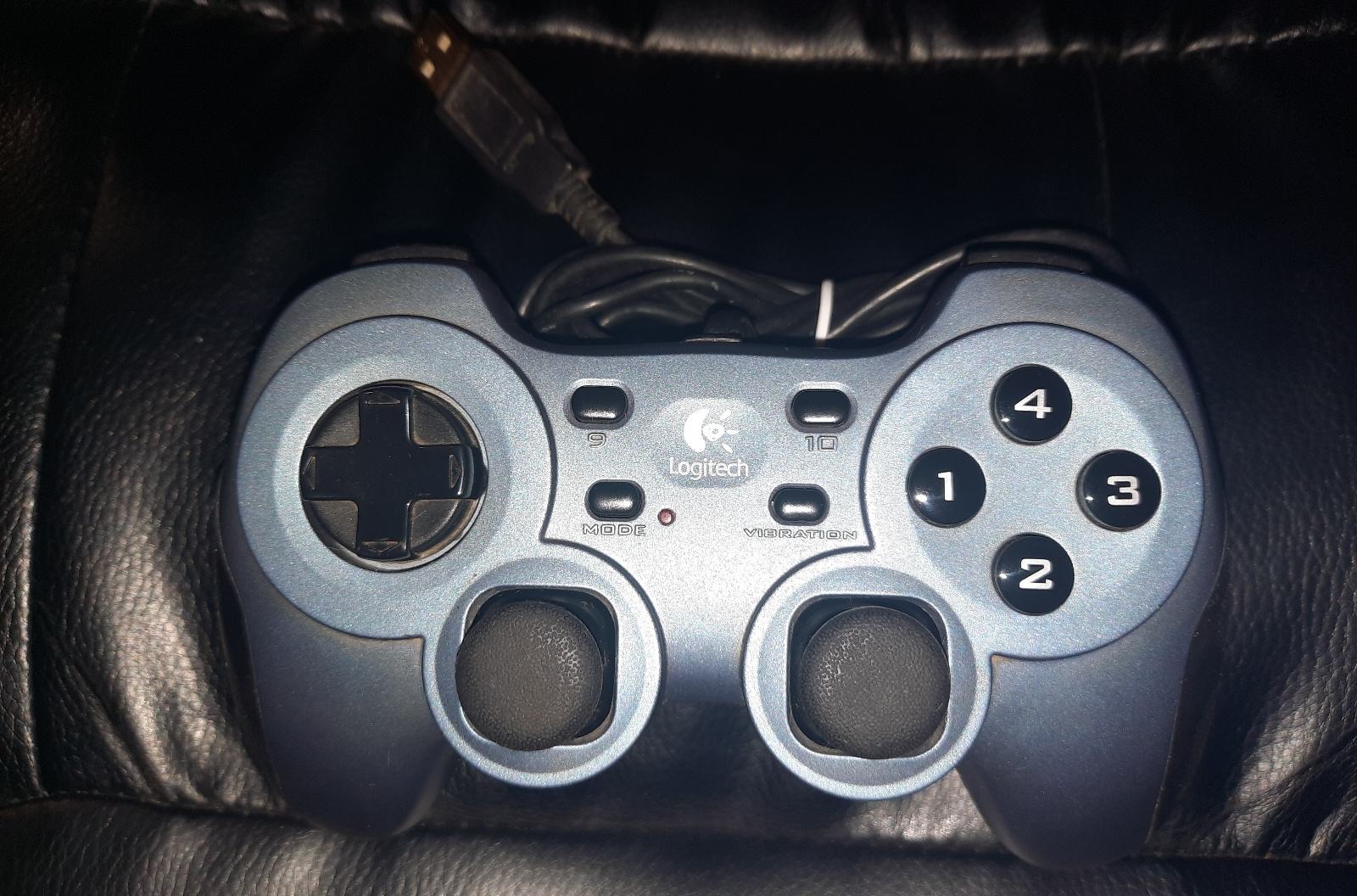 Logitech RumblePad 2 USB Gamepad PC