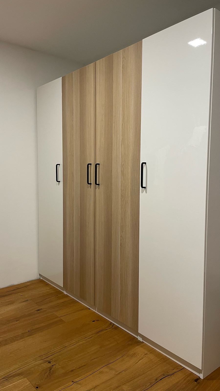iKEA vrata od garderobne omare PAX sistem