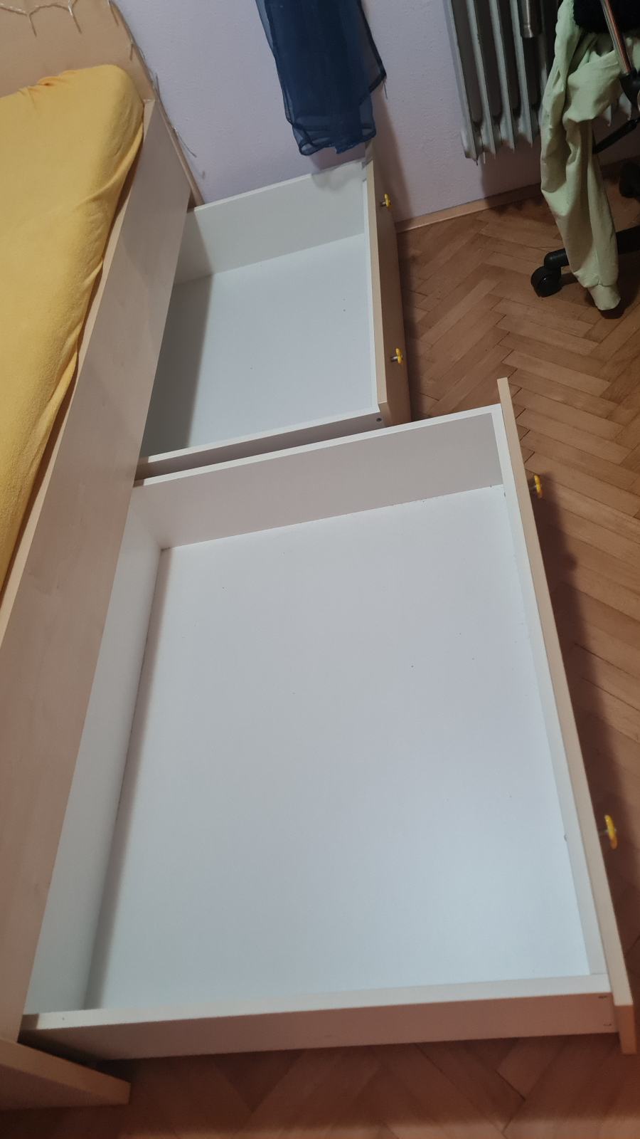 Predali za pod posteljo - podarim