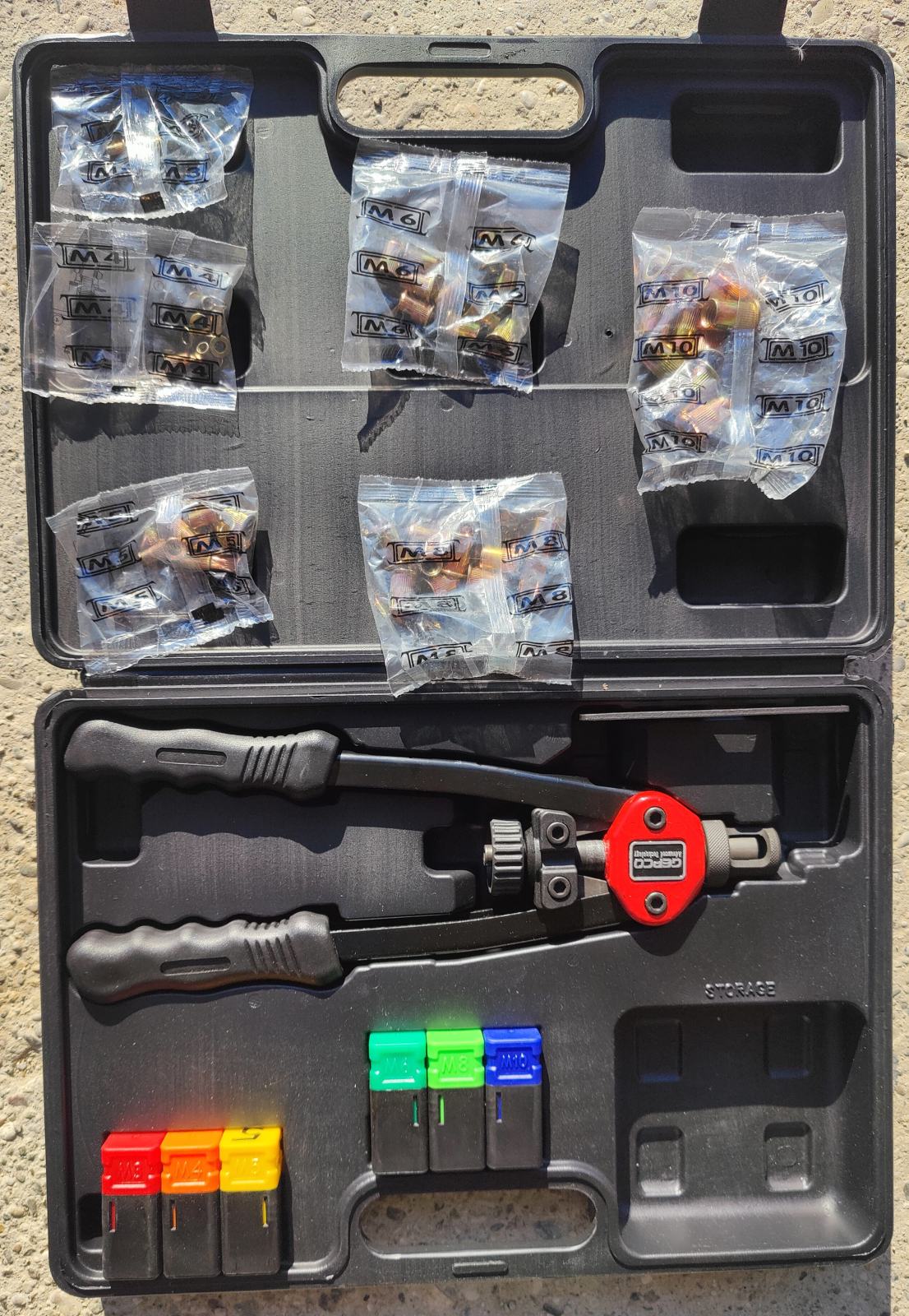 Orodje za kovičenje matic