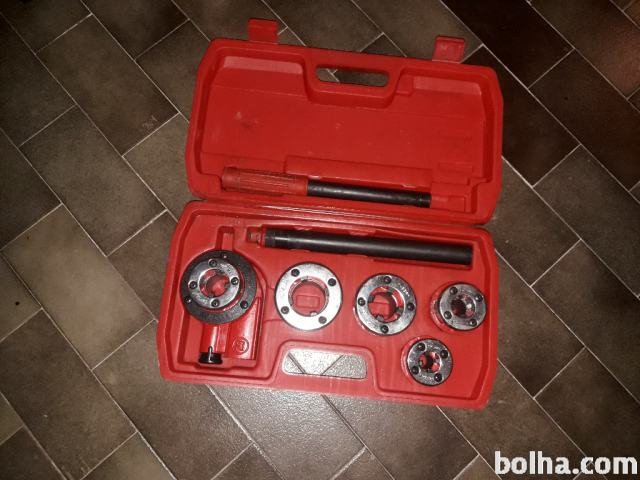 Ročni rezalnik navojev