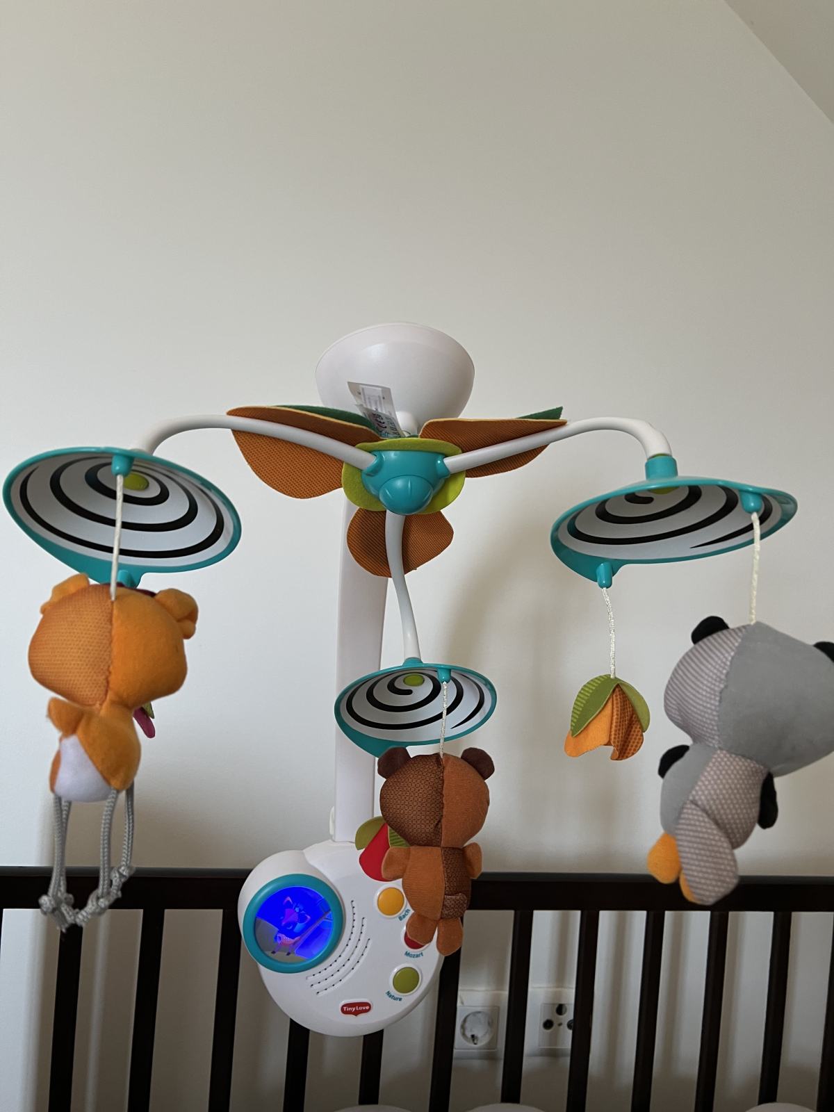 Glasbeni vrtiljak Tiny Love Na kmetiji