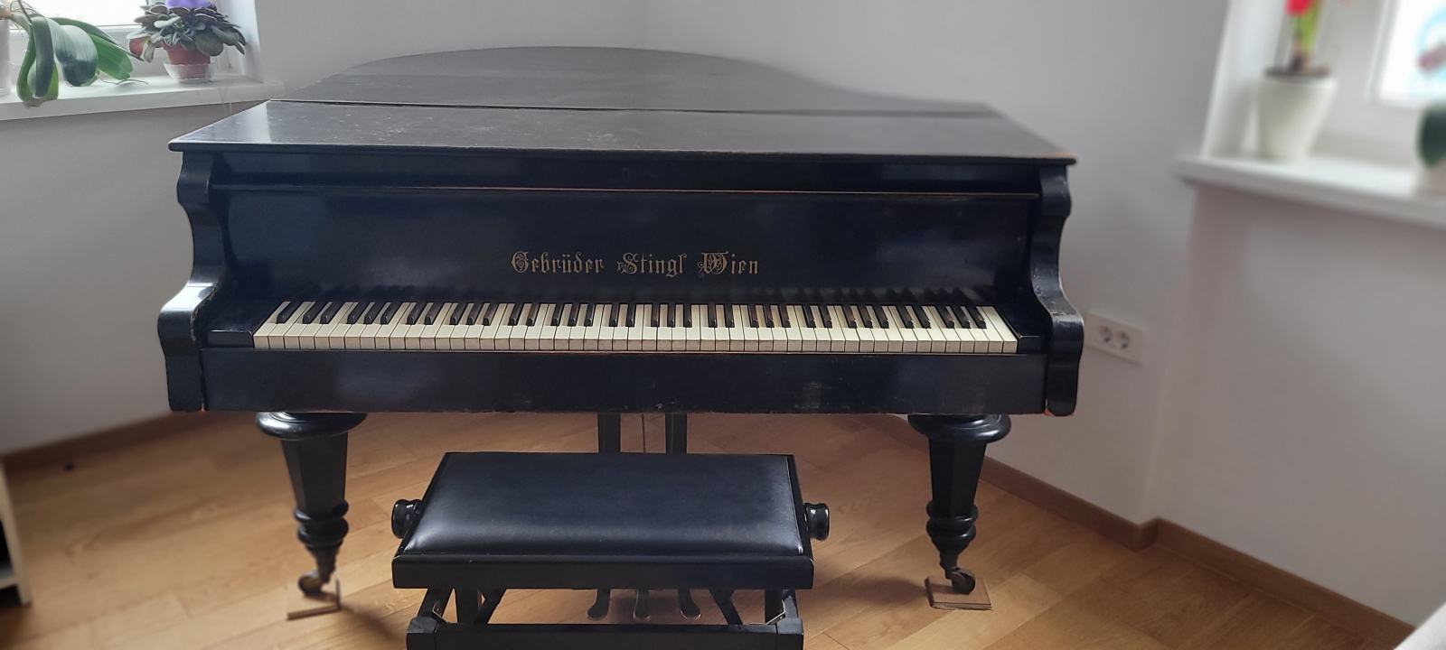Klavir Gebruder Stingl Wien