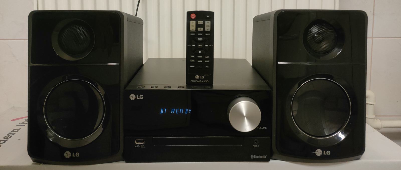 Glasbeni stolp LG - Bluetooth - USB -CD MP3
