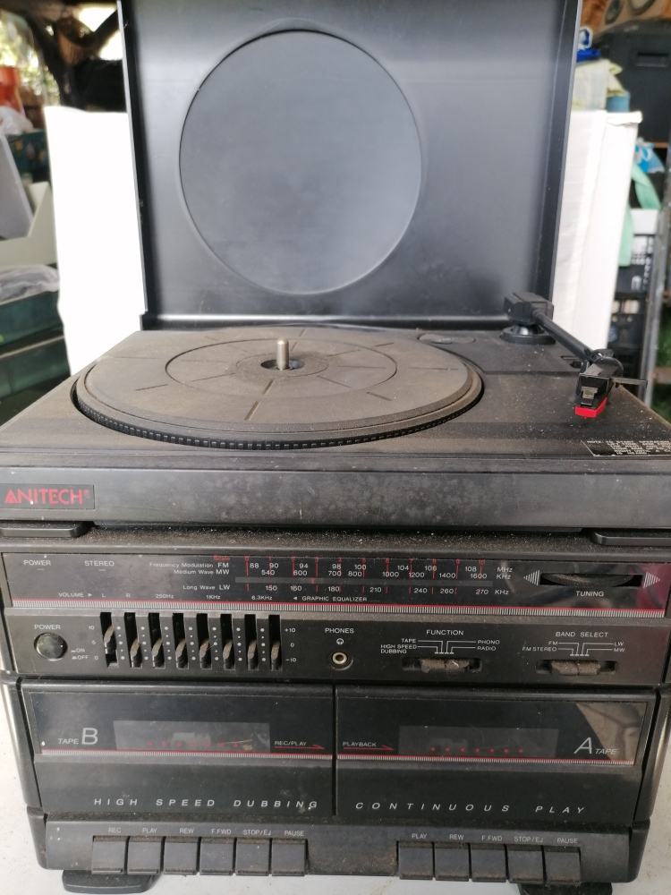 RADIO Z GRAMOFONOM ANITECH