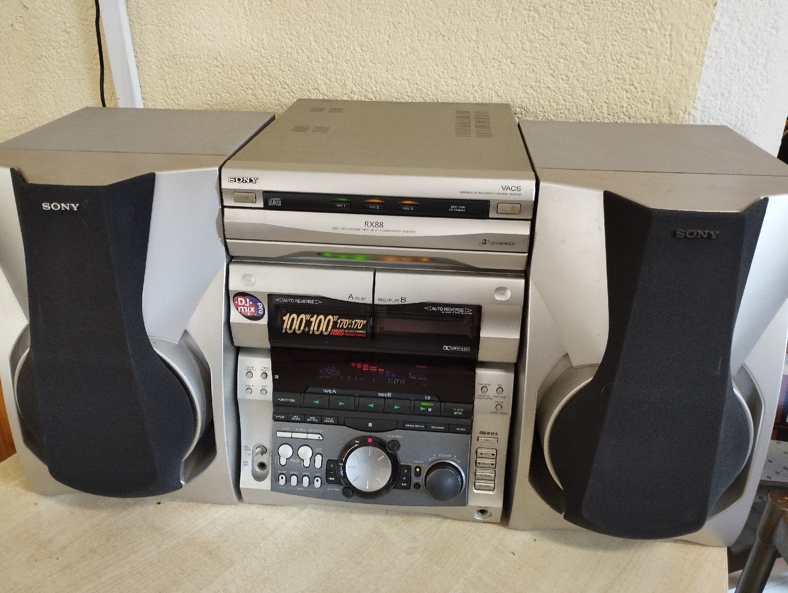 SONY RX88, glasbeni stolp, 3 CD, zvočniki 100W