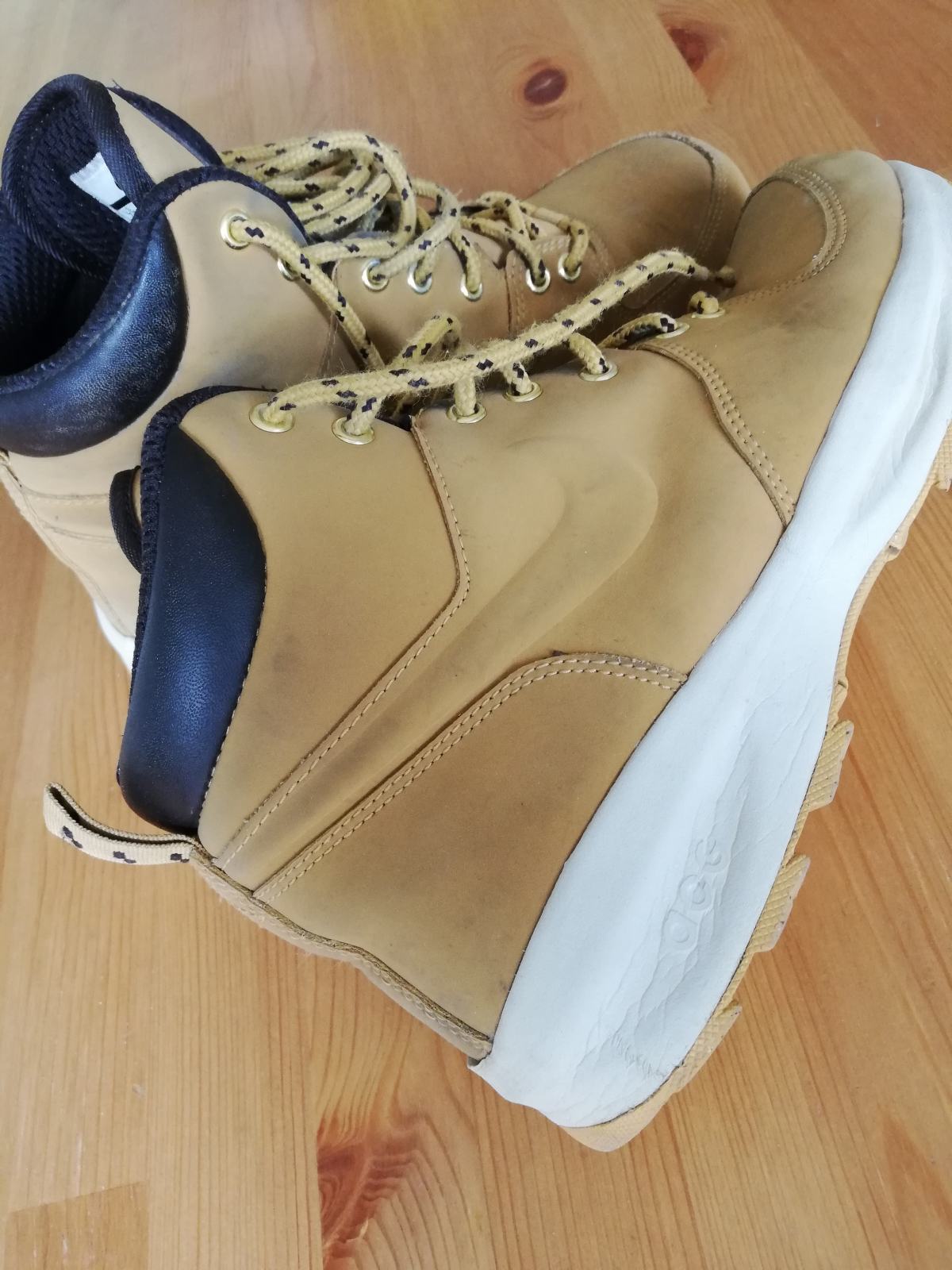 Udobne visoke superge Nike