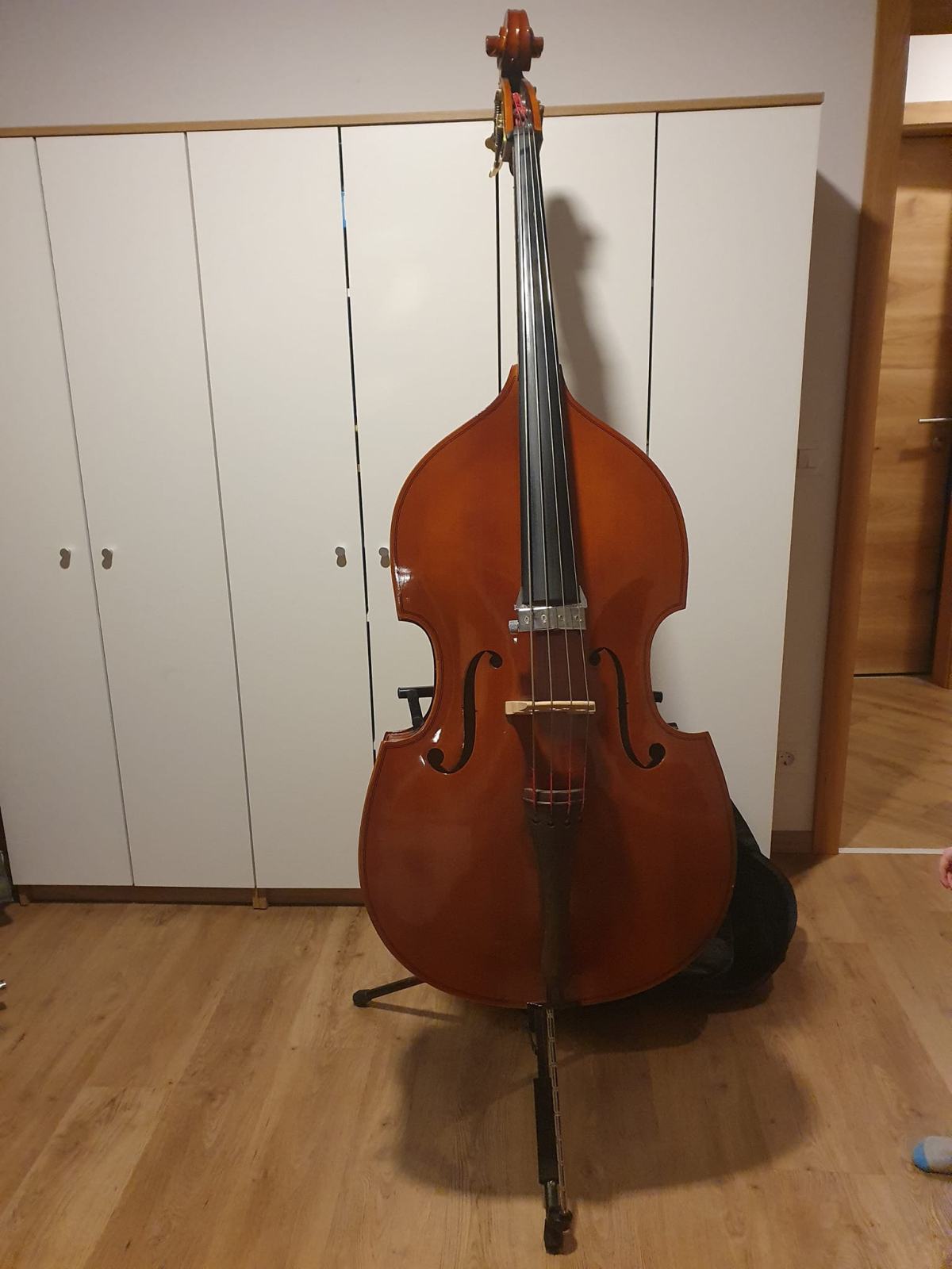 Kontrabas 1/4 + magnet + stojalo + etui