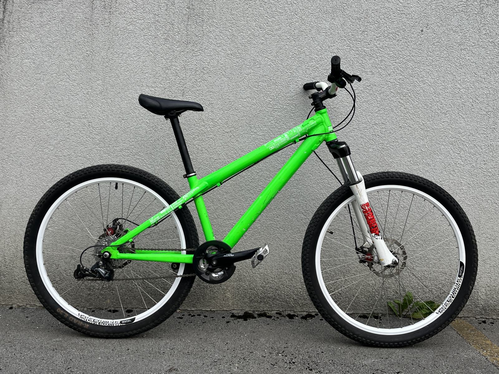 Commencal Superteam Dirt Jump / Pump Track / AM trdak