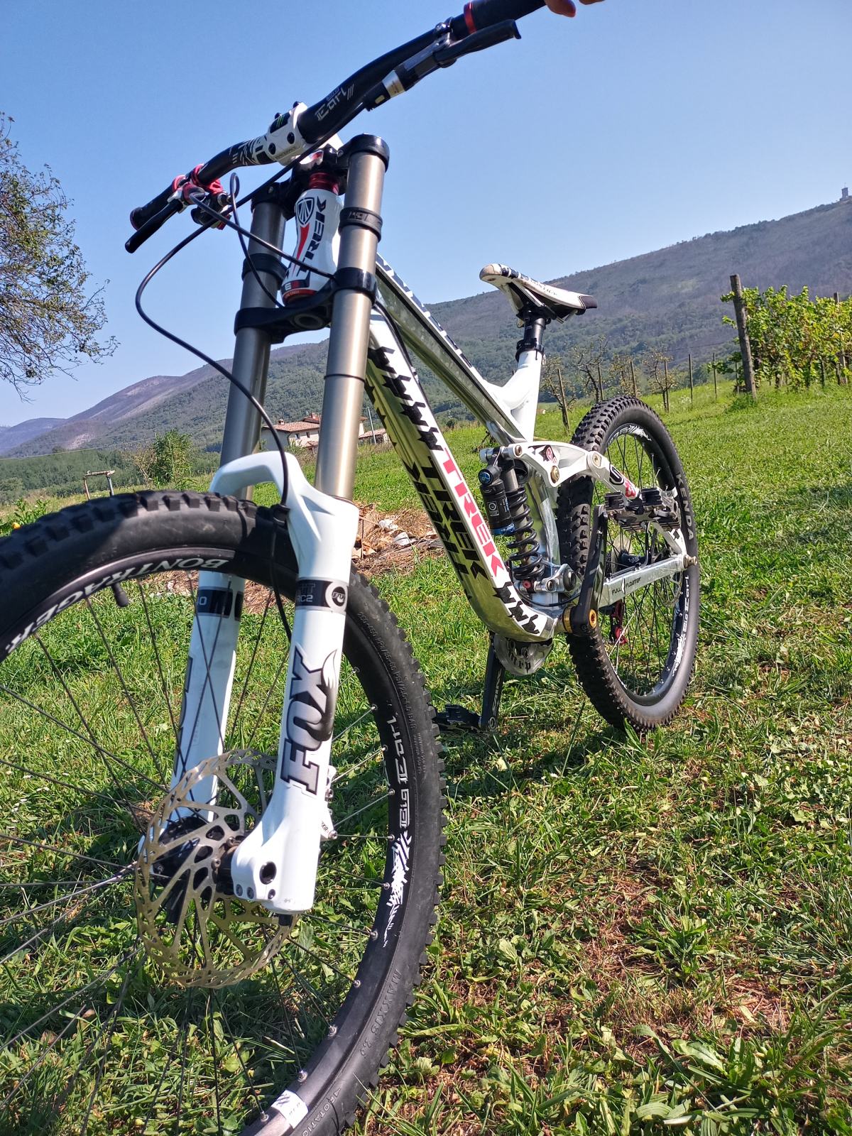 Downhill kolo TREK Session 88