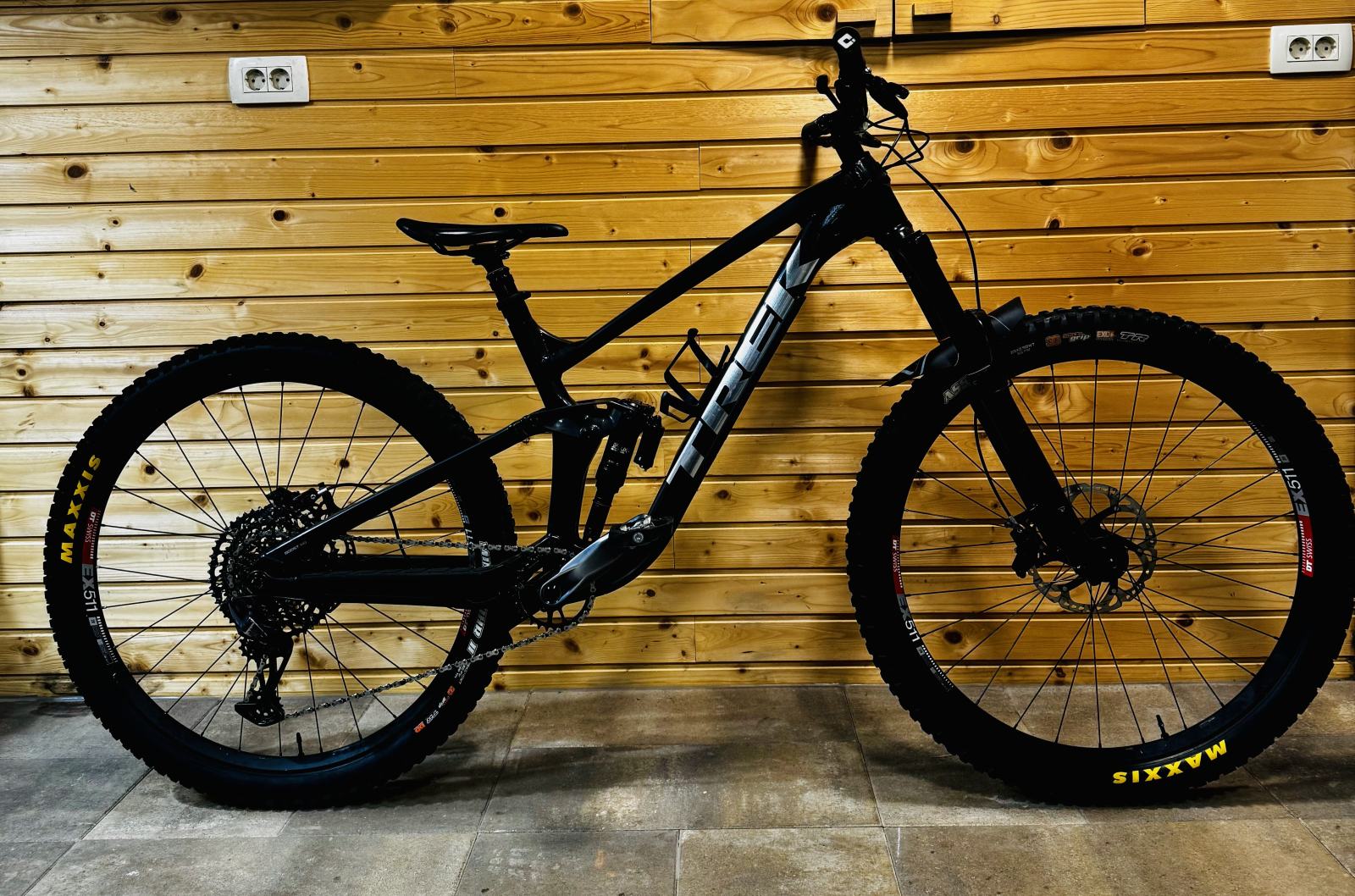 Enduro kolo TREK SLASH 8 L
