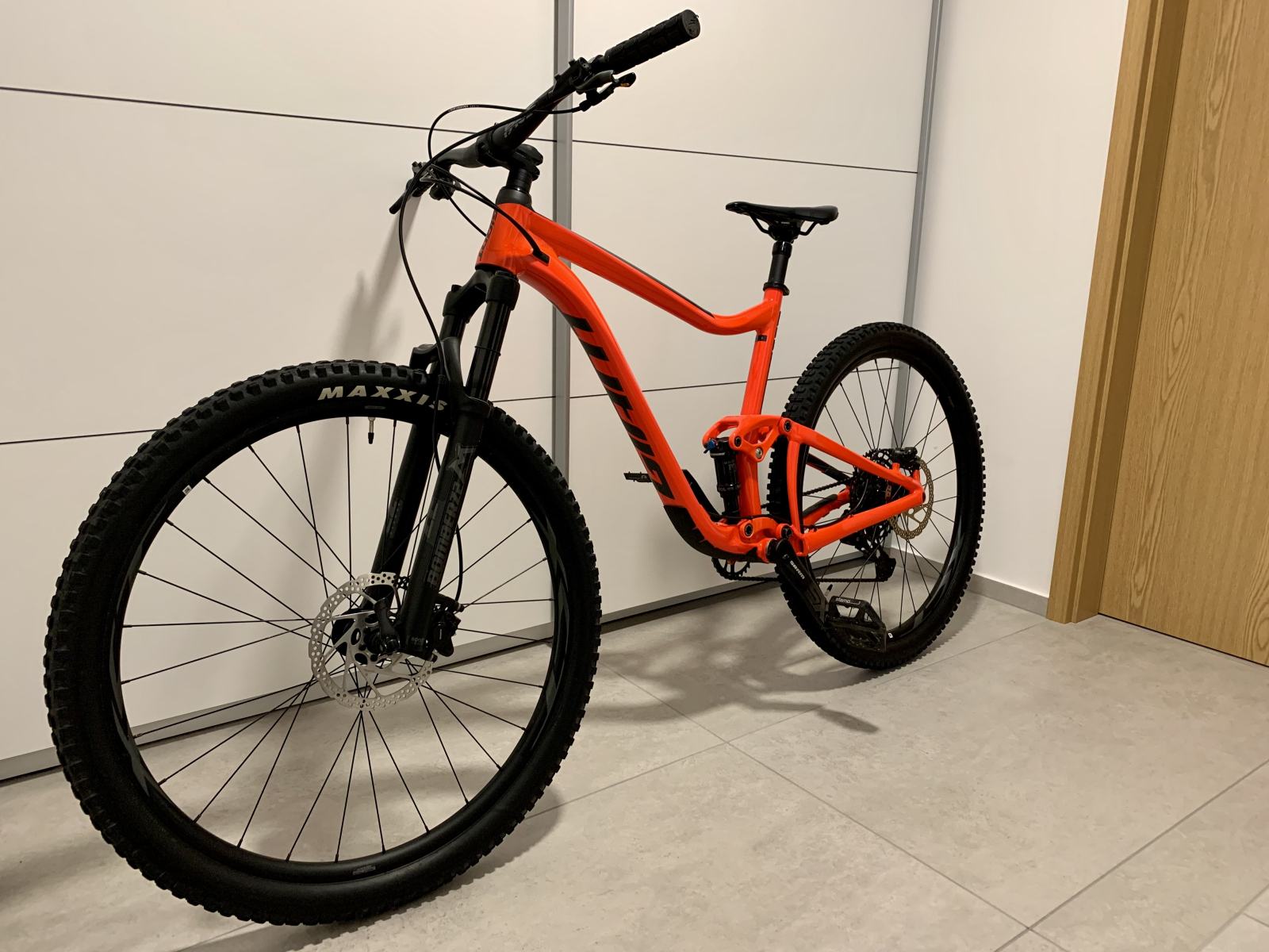 GIANT TRANCE 29 3 ALLMOUNTAIN KOLO XL TOP BARVA