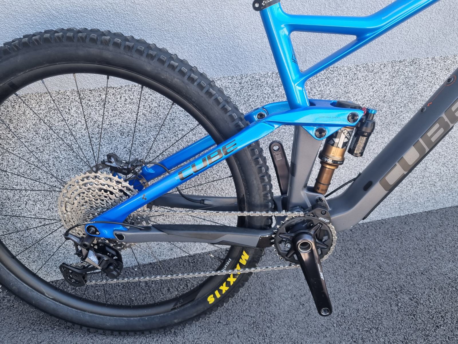 Gorsko enduro kolo CUBE STEREO 150 C:62 SL ACTIONTEAM 2022
