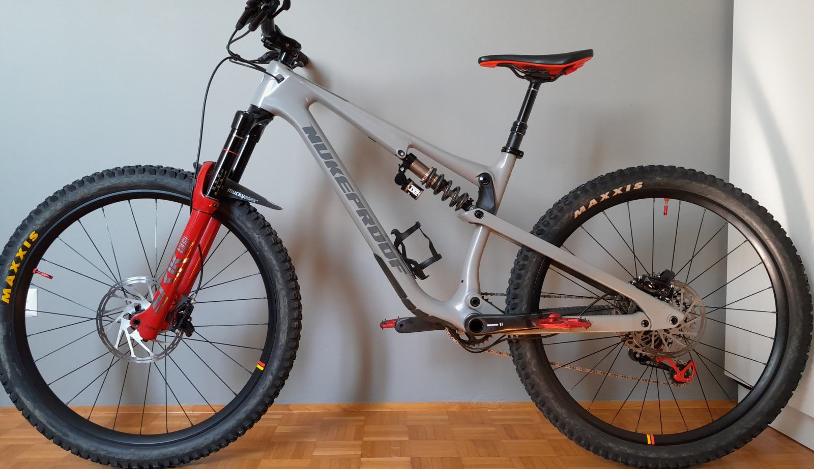 Nukeproof reactor 275 RS 2020, velikost M