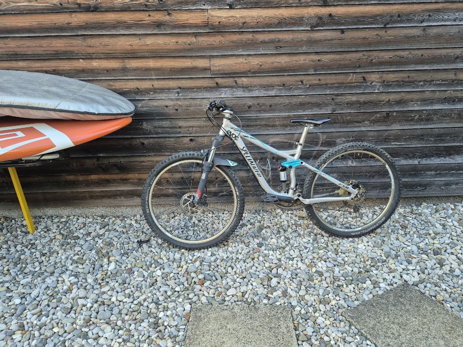 Pridam rabljeno specialized enduro kolo