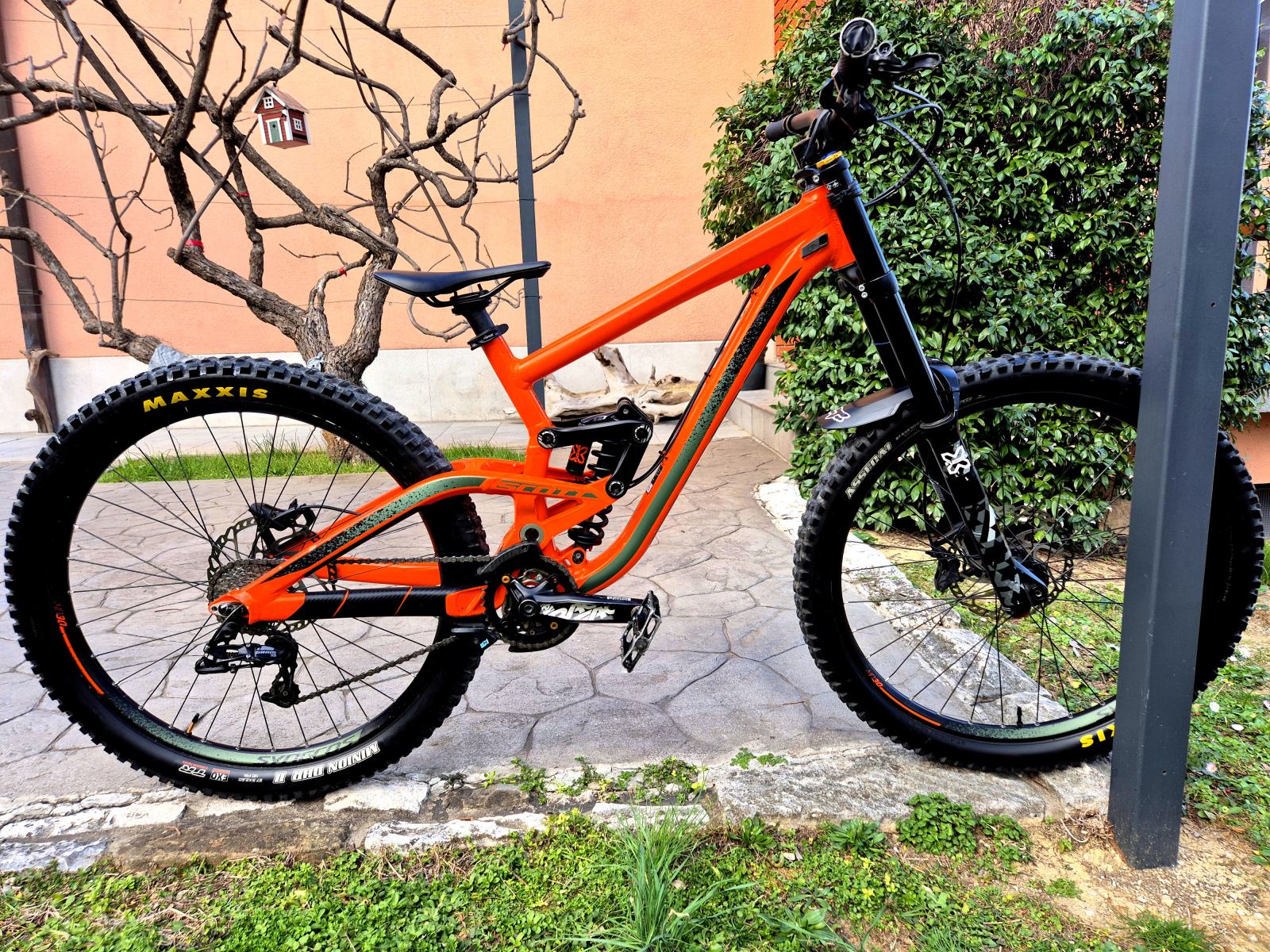 SCOTT GAMBLER 730, downhill kolo, M, lepo ohranjeno, prodam