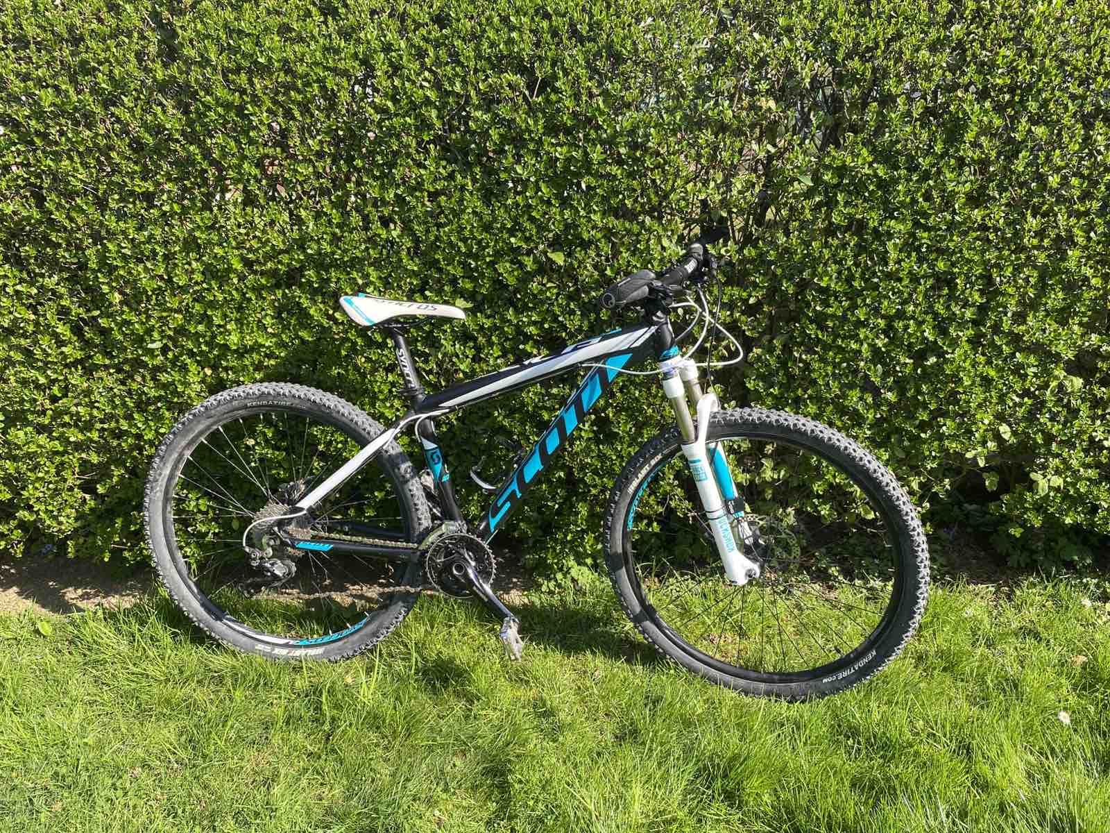 Scott Scale Contessa 710, M velikost