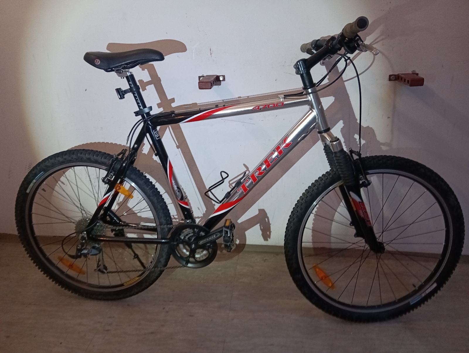 TREK 4700 Alpha series, L velikost, zelo lep, brez praske