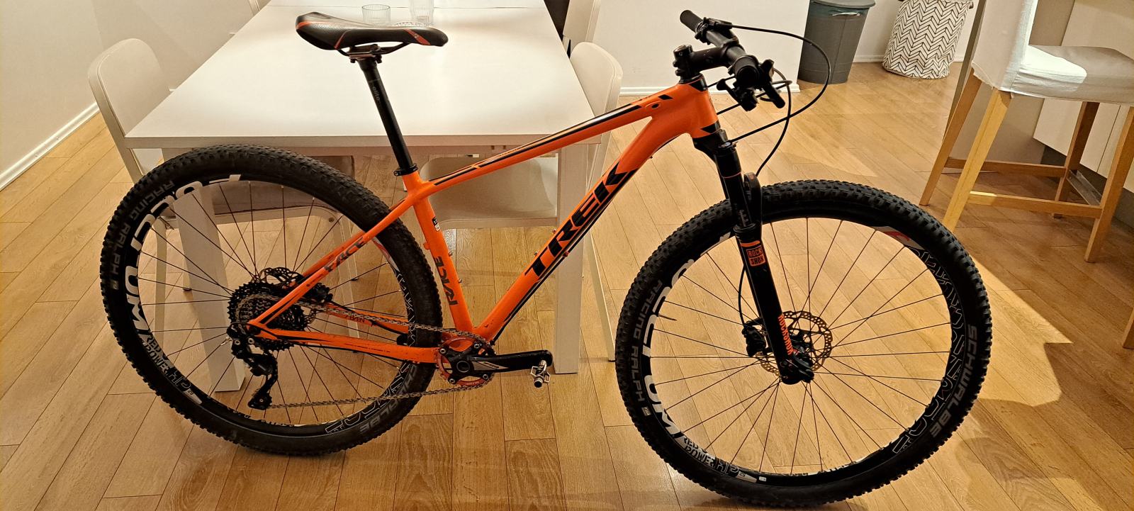 P: TREK Superfly 7