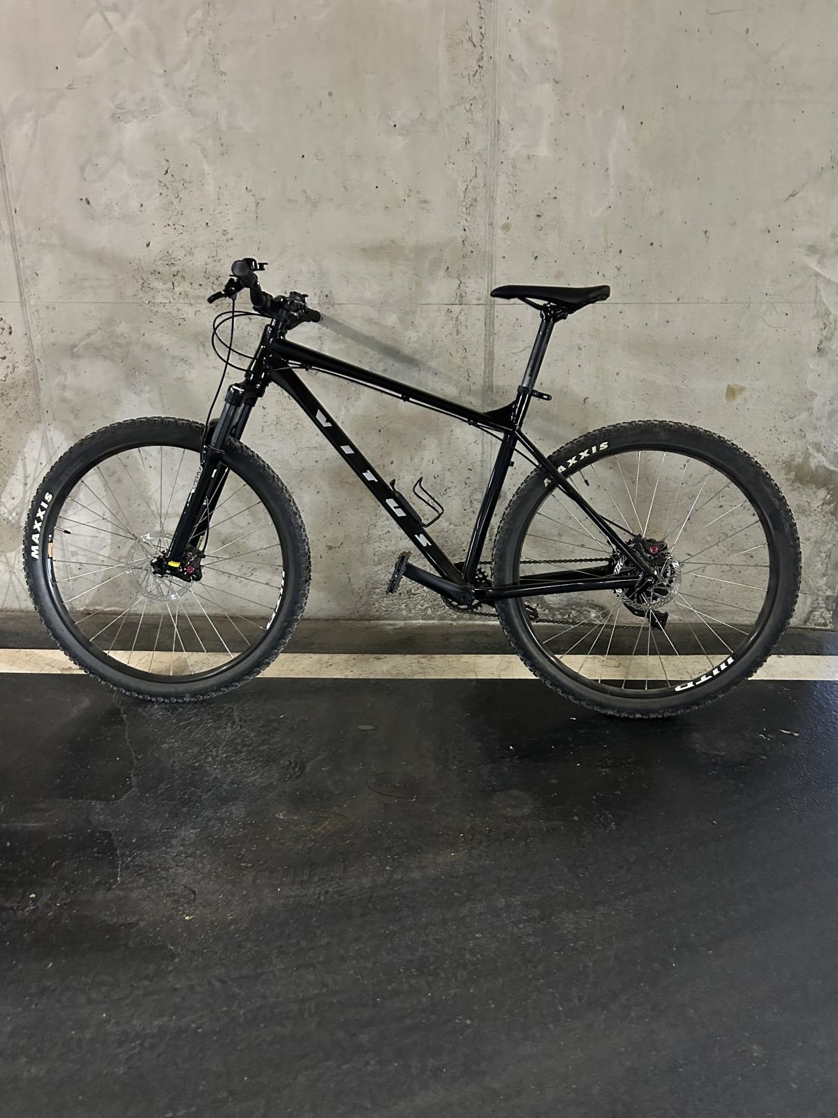 Vitus Nucleus 29 VR Mountain Bike - Black