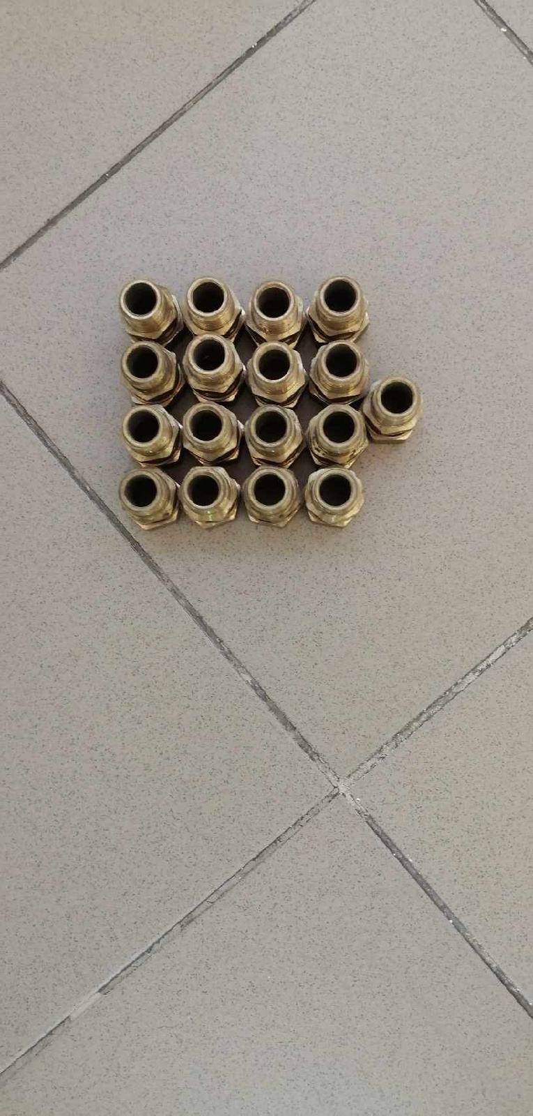 nove medeninaste spojke
