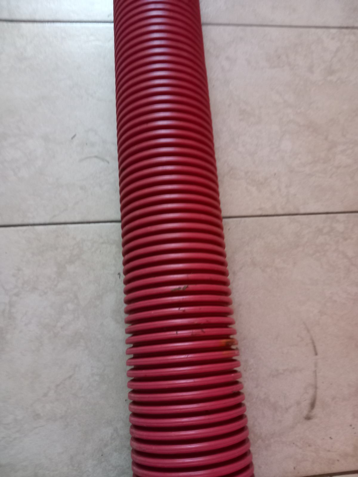 Rdeca rebrasta cev f125 dol 3m