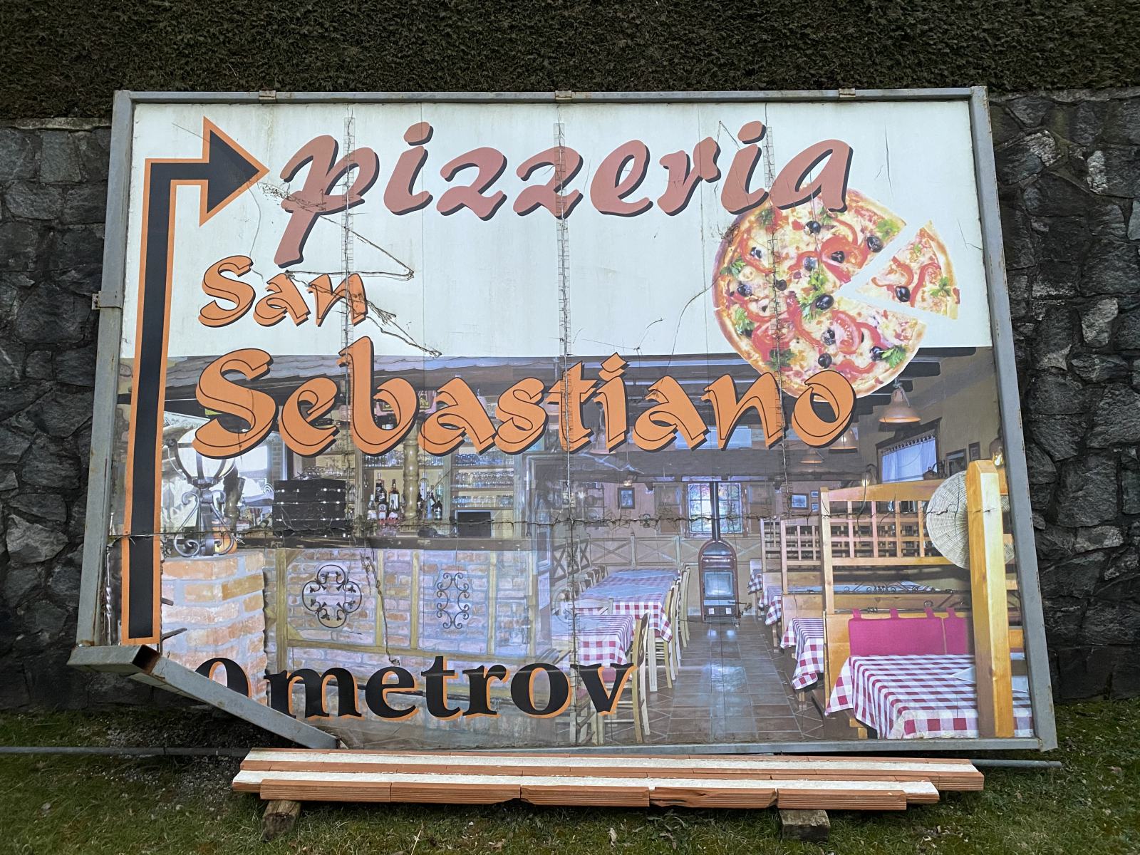 Reklamna tabla, oglasni pano