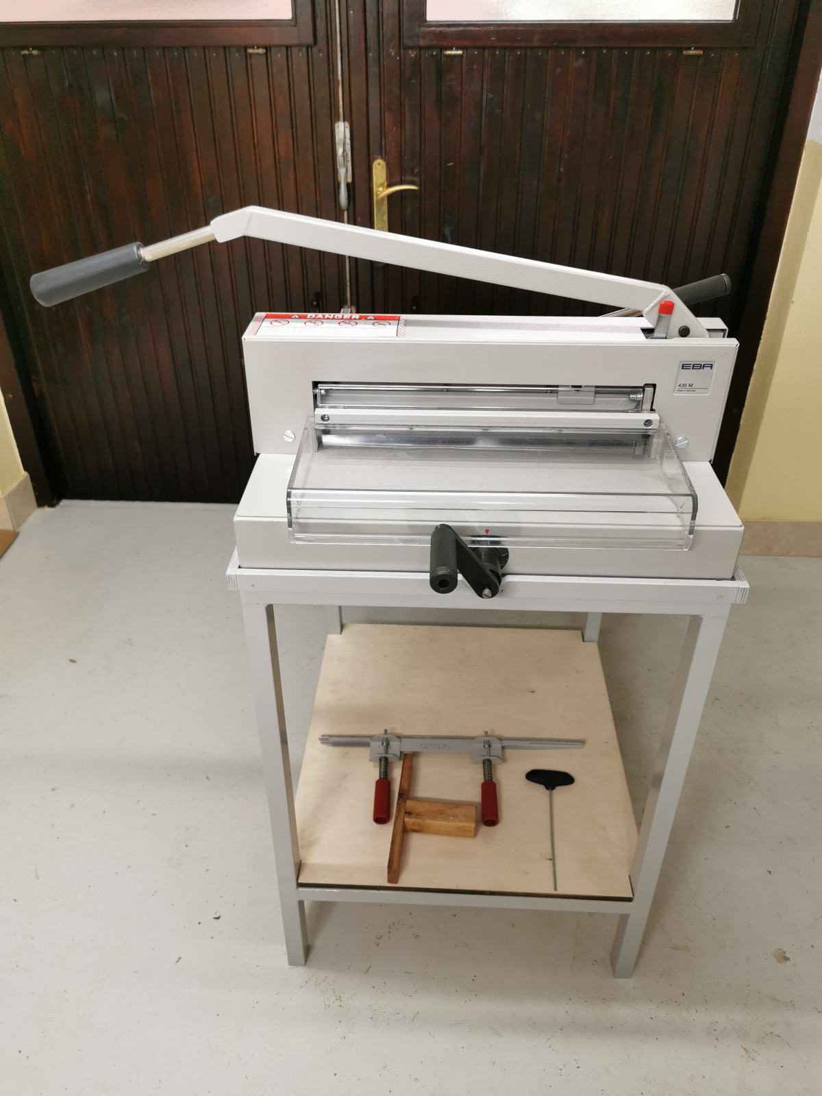 Giljotina za papir EBA 435 M