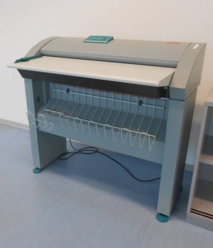 Zgibalnik papirja OCE 940 do formata A0, možnost dostave