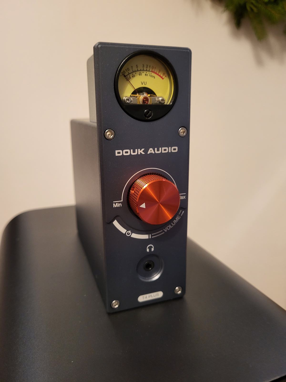 DOUK AUDIO T4 PLUS MM/MC tube phono preamp