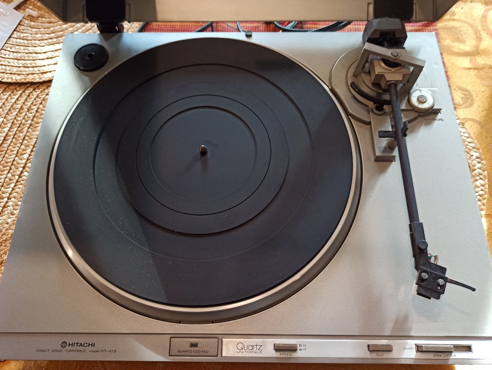 Gramofon Hitachi HT41S direct drive