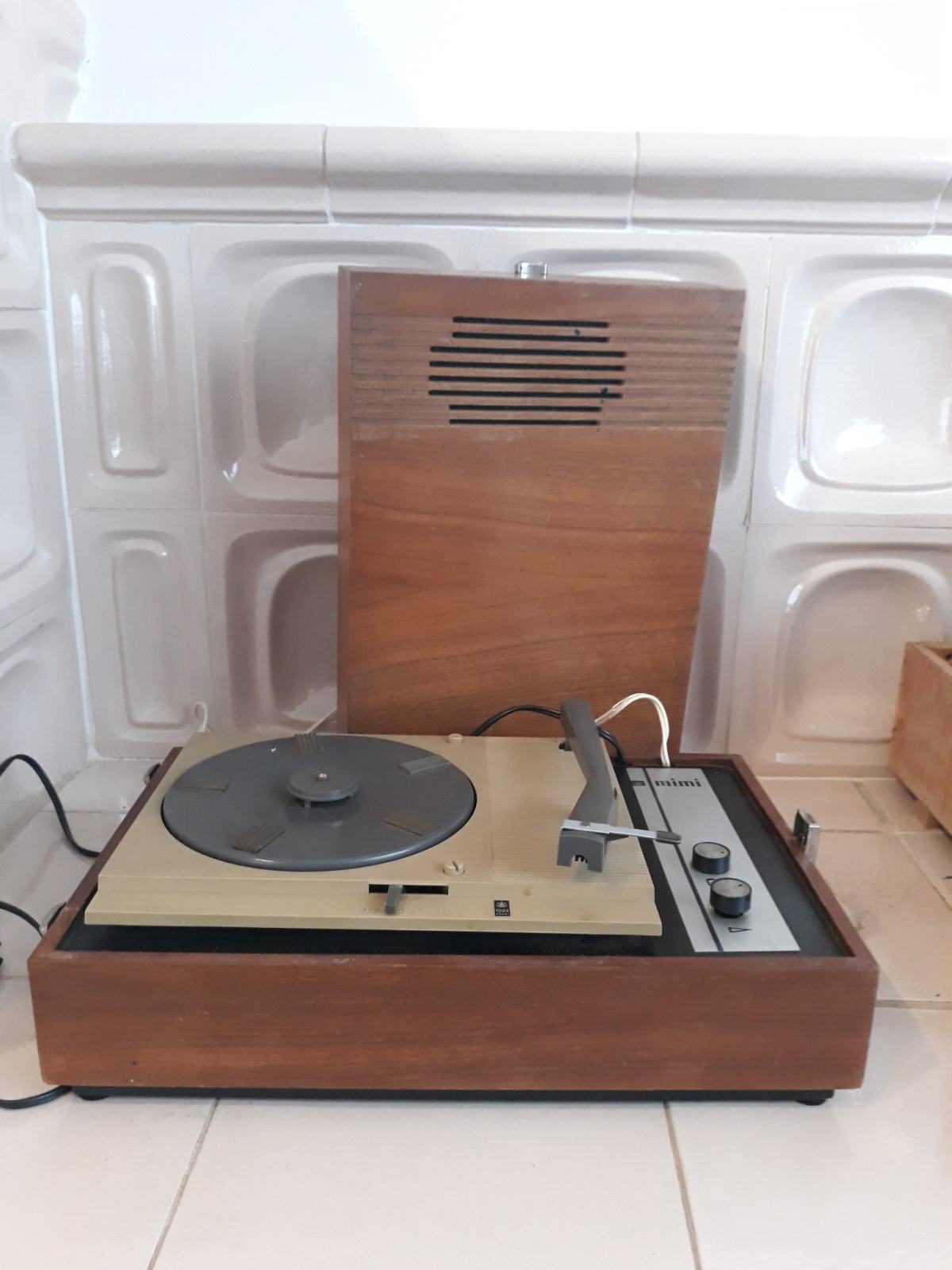 gramofon ISKRA Mimi delujoč