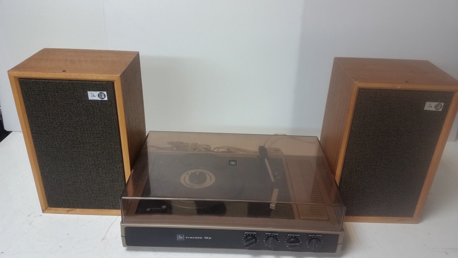 GRAMOFON RETRO RIZ TRAVIATA 12D