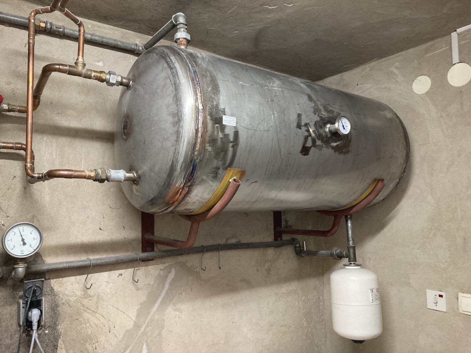 Bojler INOX cca. 220l