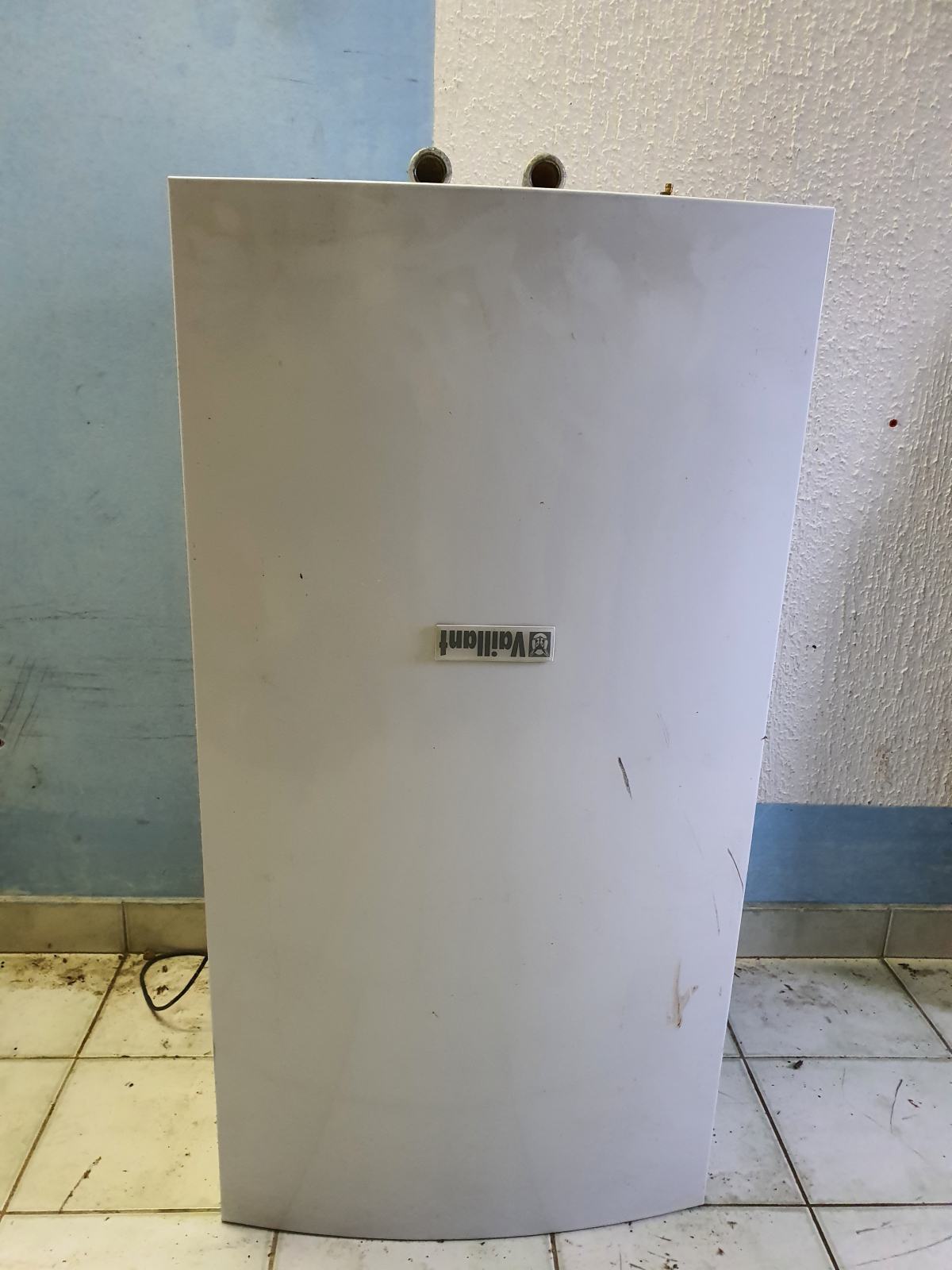 Električni bojler - grelnik vode, Vaillant 70L