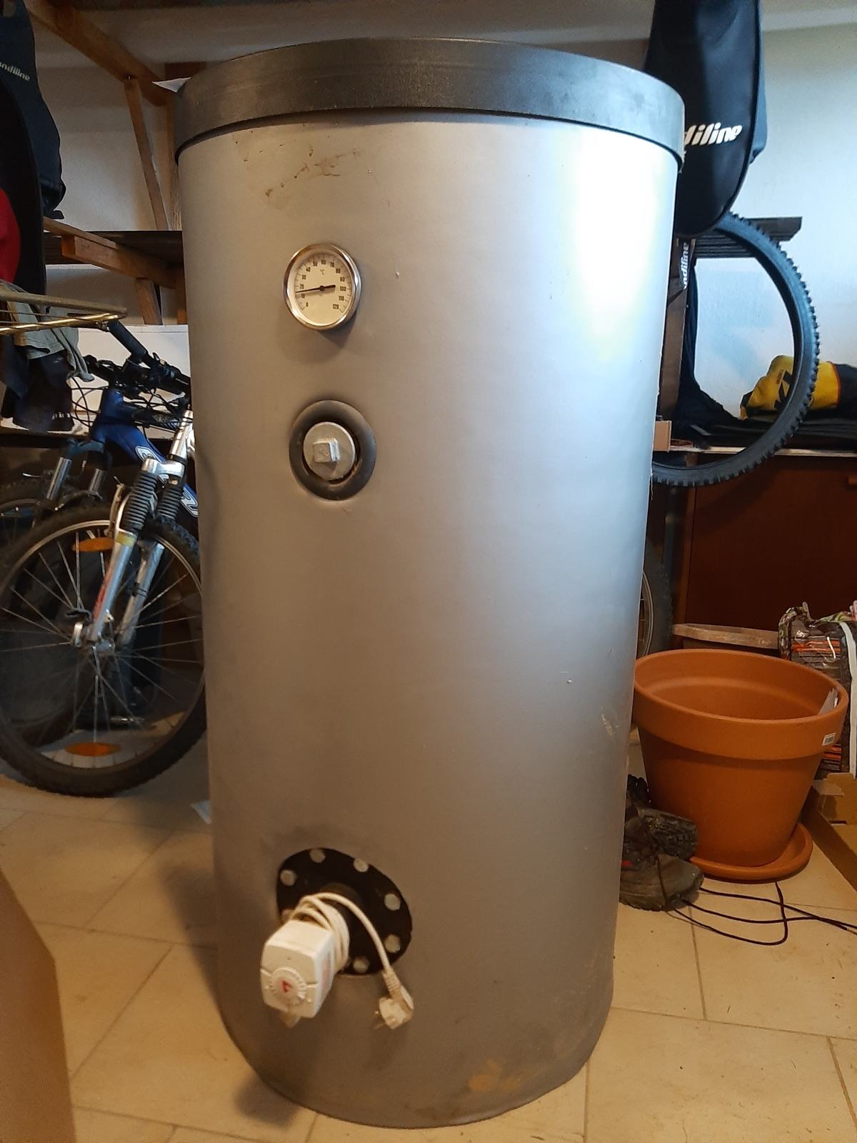 BOJLER 200L PRIMEREN ZA PEČ NA DRVA ALI OLJE