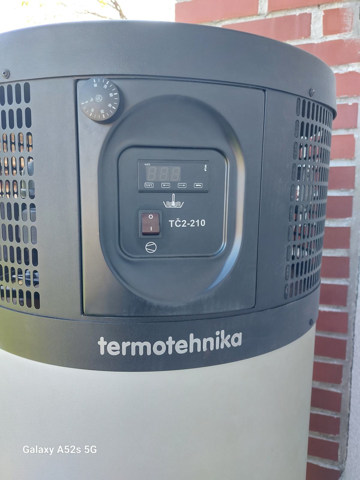 Toplotna črpalka Termotehnika za sanitarno vodo