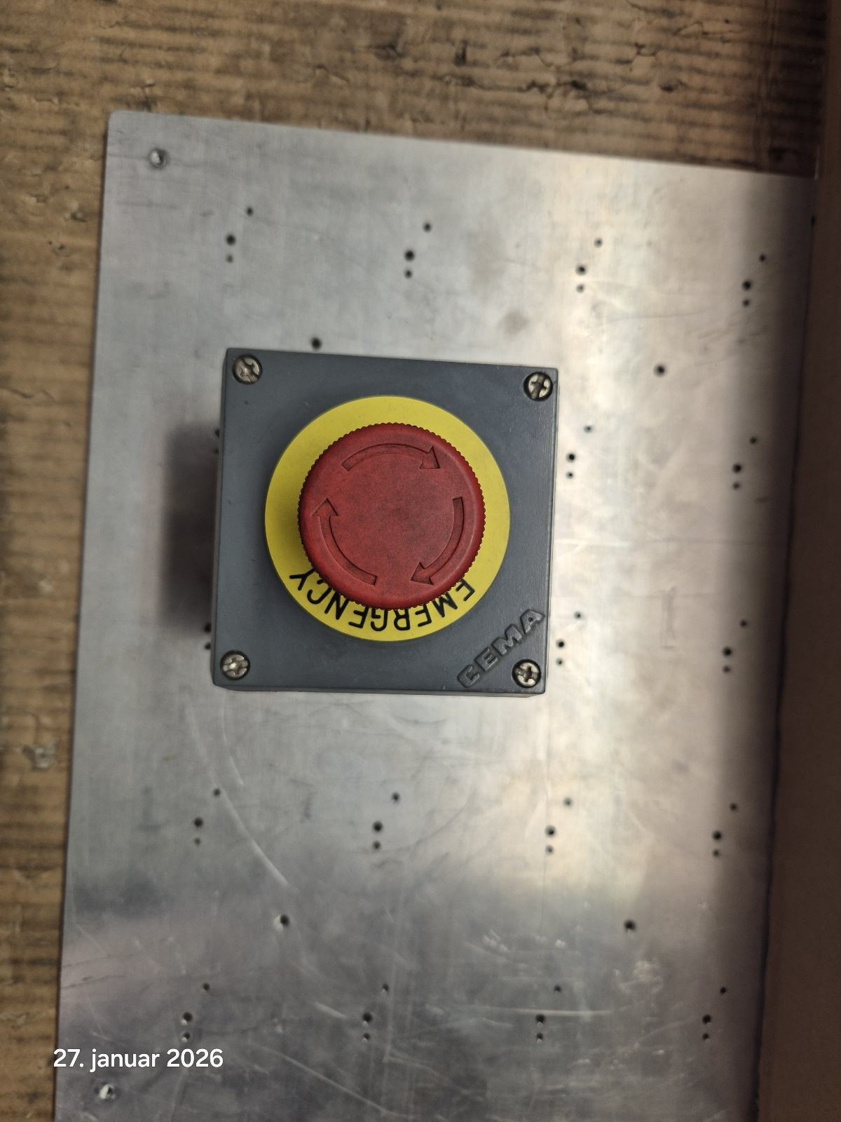 Industrijski varnostni gumb Emergency Stop v ohišju