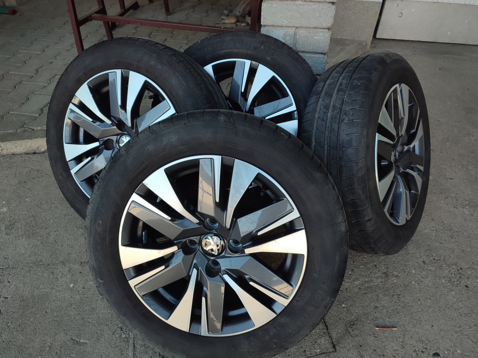 Peugeot 2008 originalna Alu platišča 16”