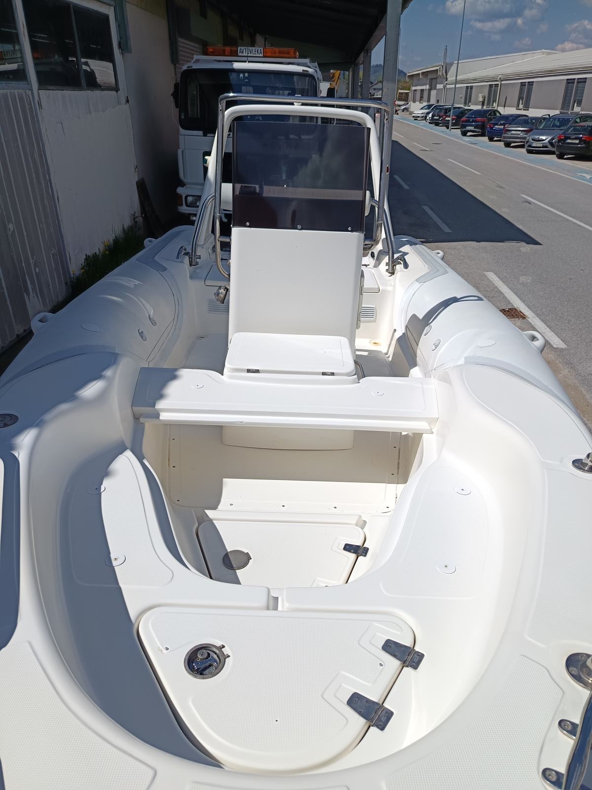 Gumenjak MAESTRAL 555