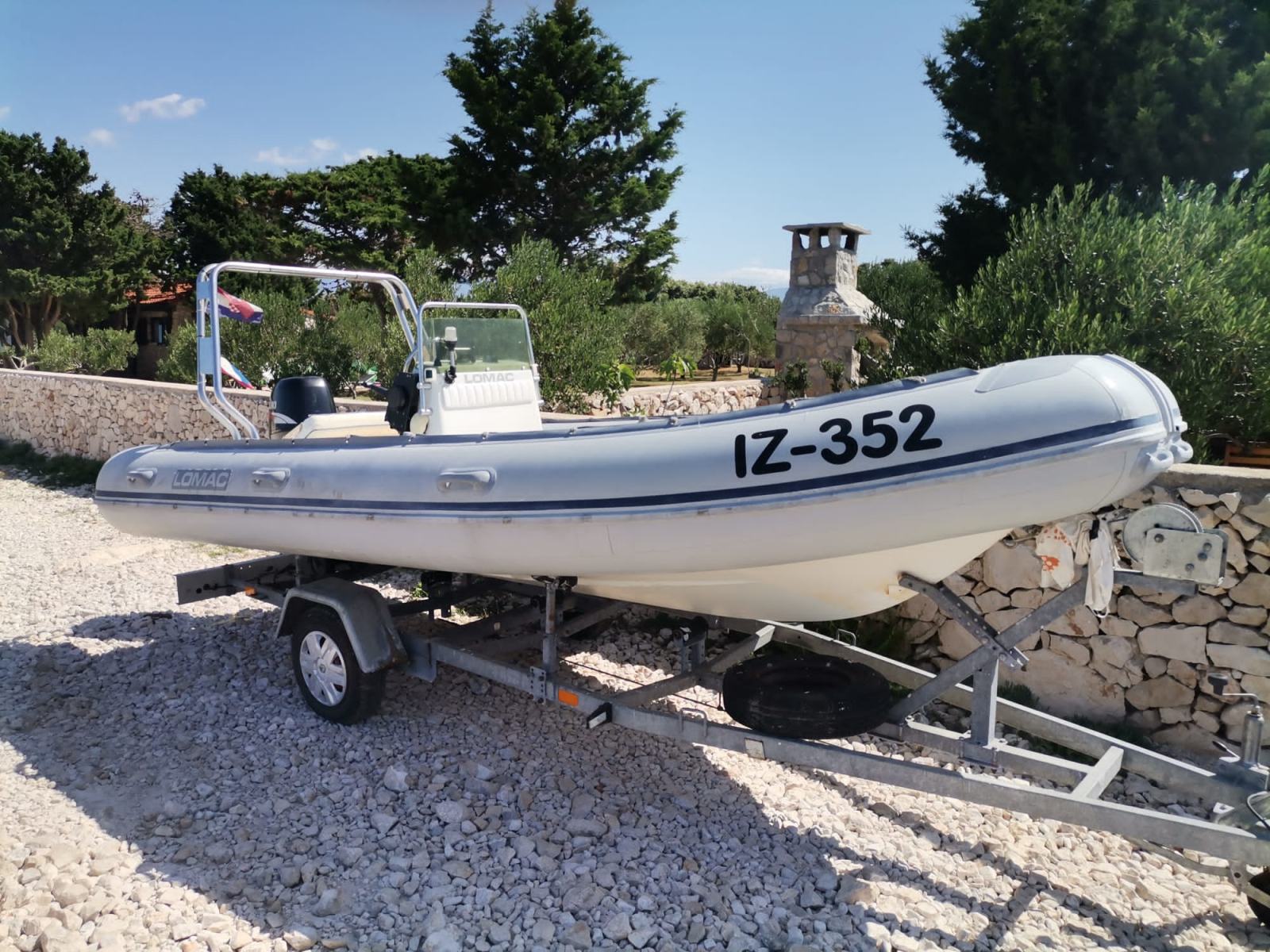 PRODAM motorni čoln LOMAC 520 OK