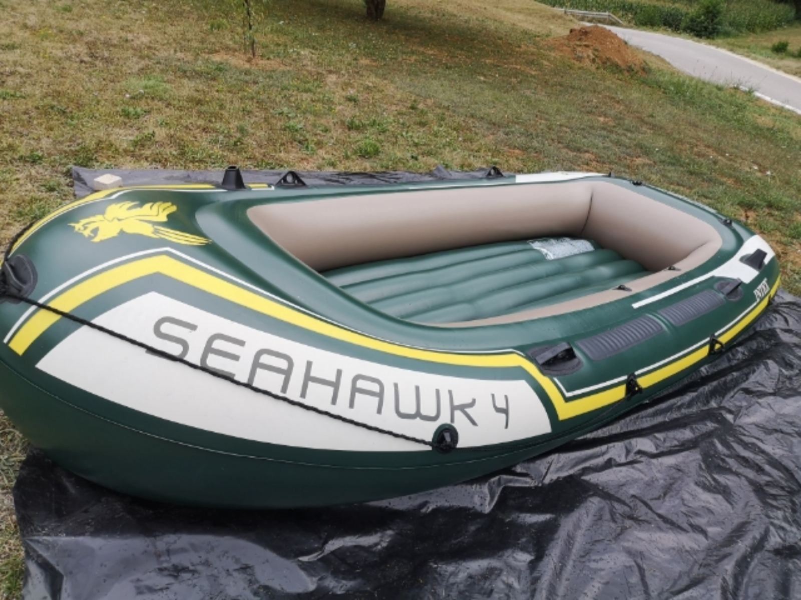 Intex Seahawk 4 z dvema sedežema