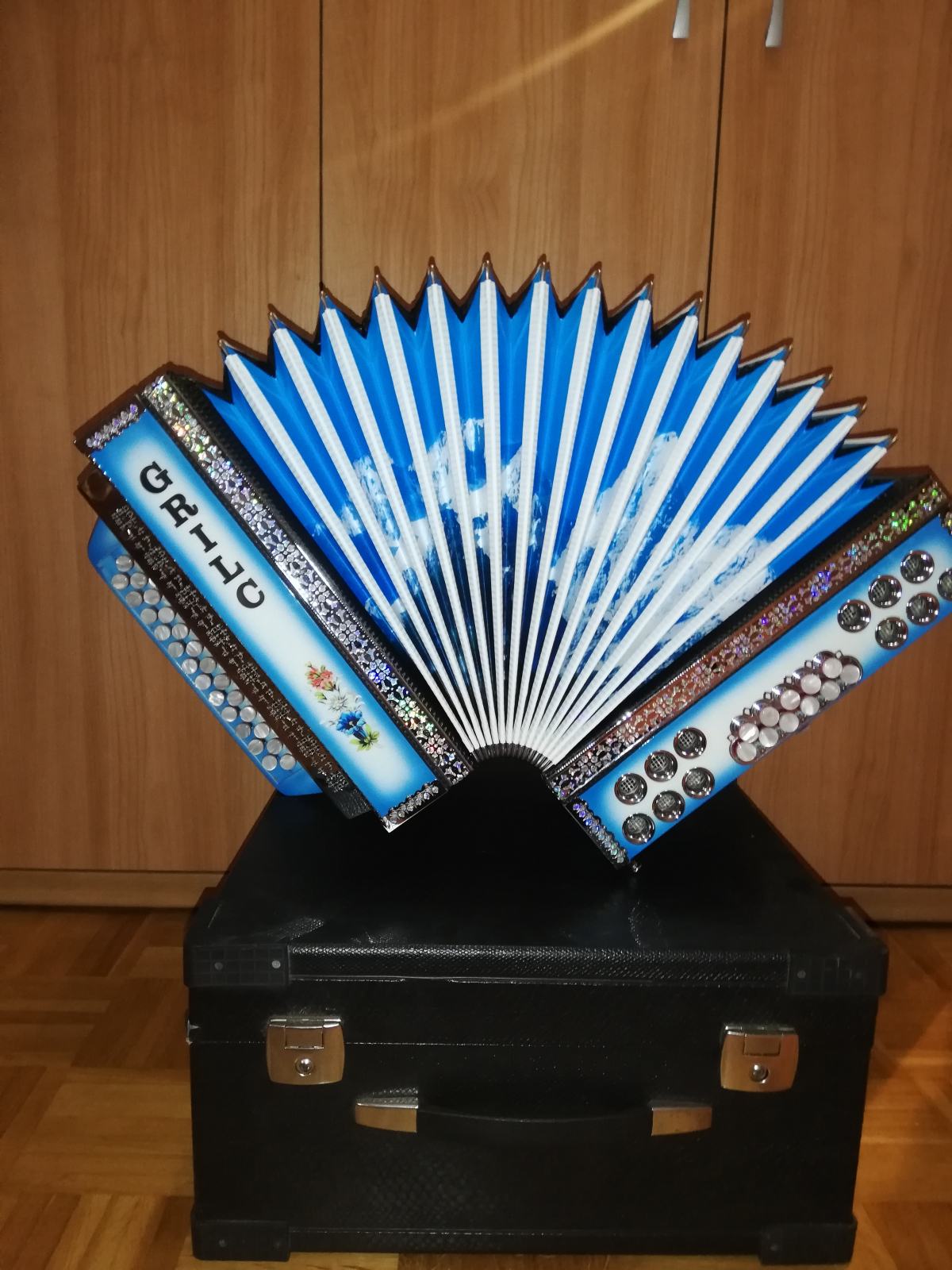 Diatonična harmonika GRILC C-F-B a-mano glasilke