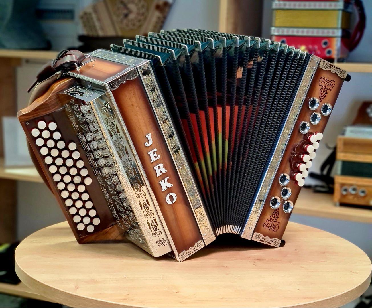 Diatonična harmonika JERKO ADG mesečna izposoja 60€