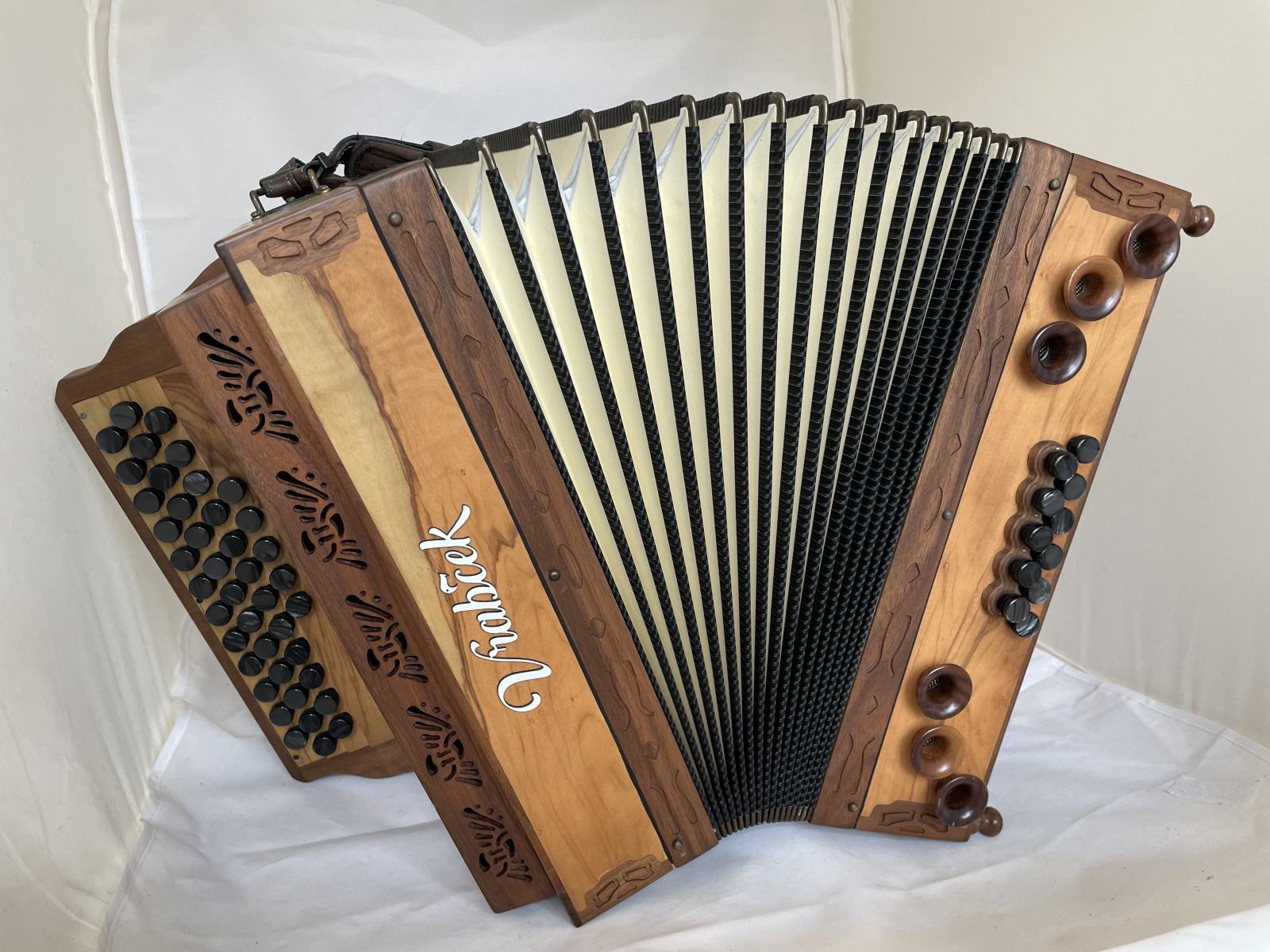 Diatonična harmonika Vrabček - stara 2 leti