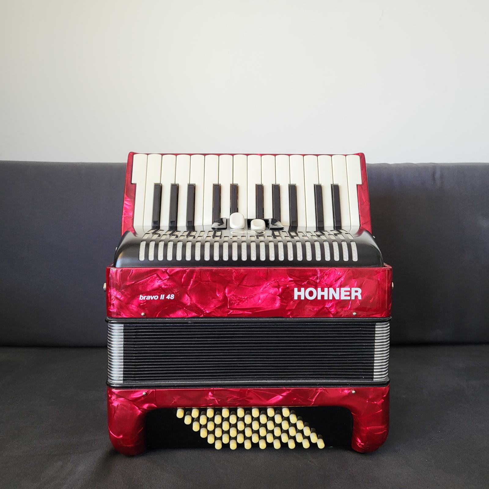 Hohner Bravo II 48 basna