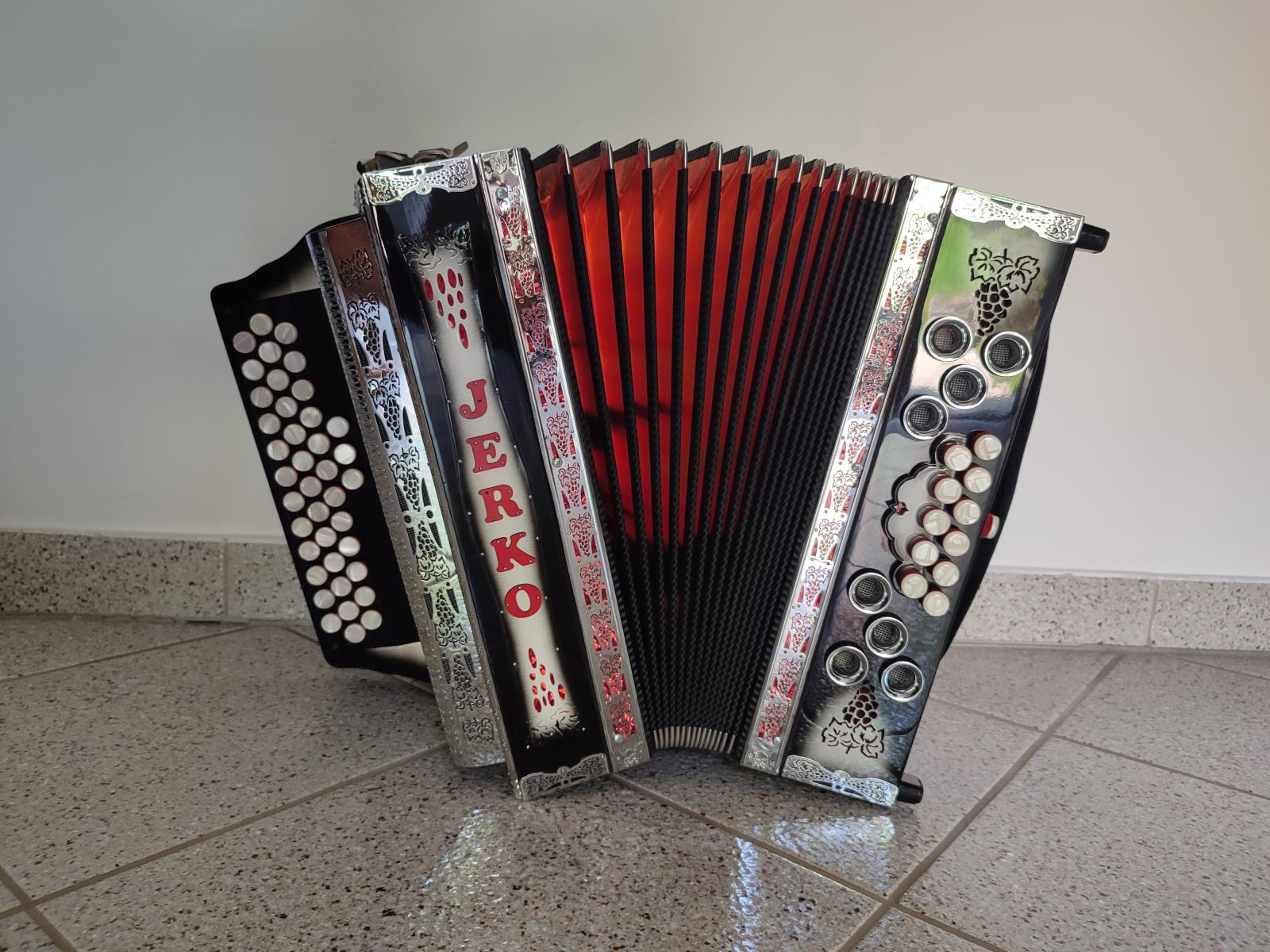 Jerko diatonična harmonika b-es-as