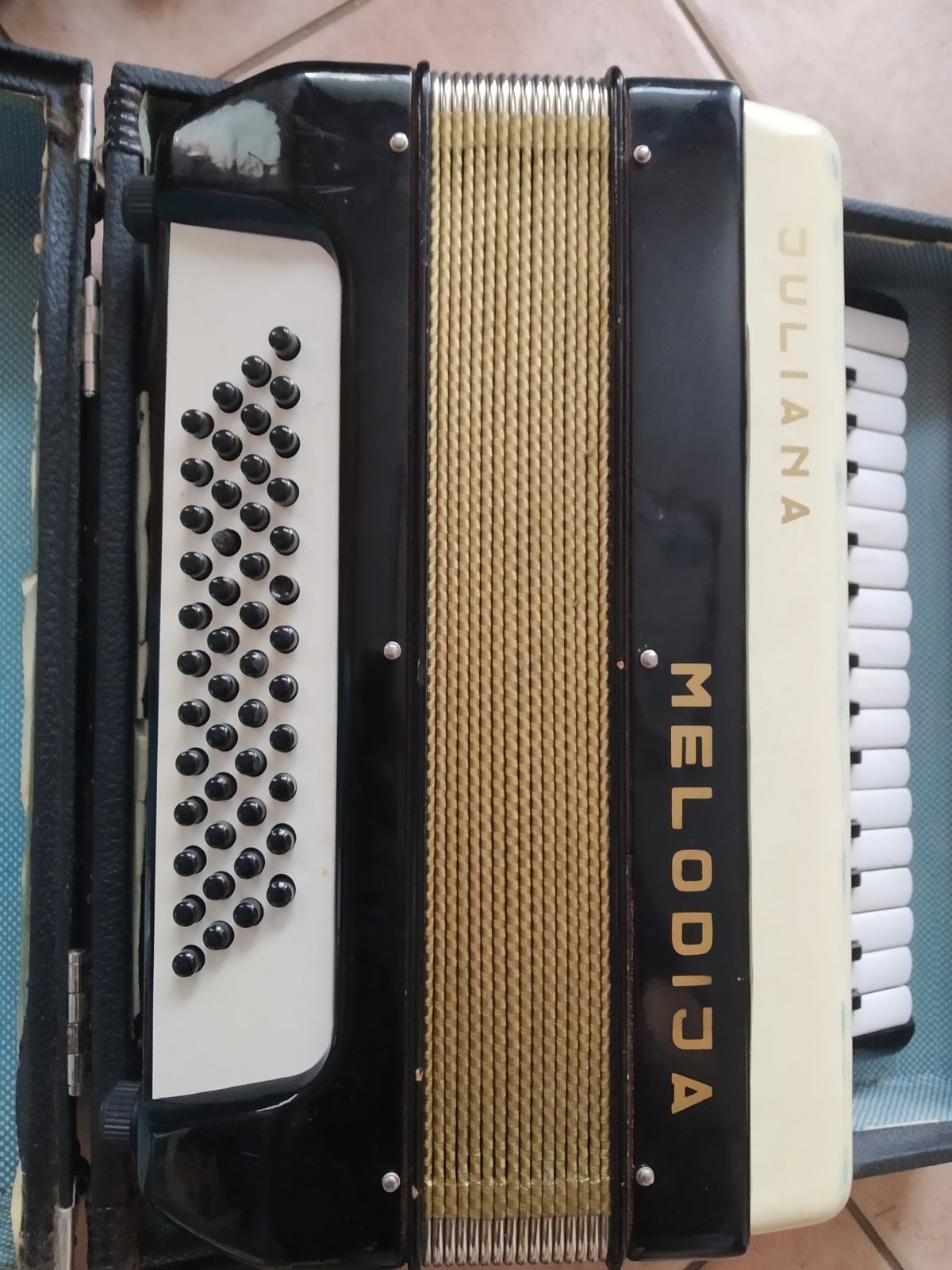 Klavirska harmonika Melodija Juliana